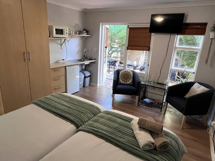 Lovely Garden Studio 5 - 10 Min Walk To The Beach - Cape Town