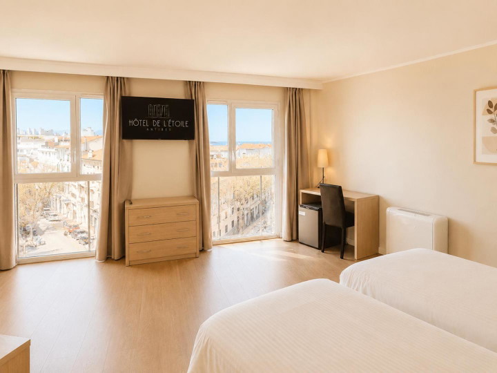 Hôtel De L'étoile - Villeneuve-Loubet