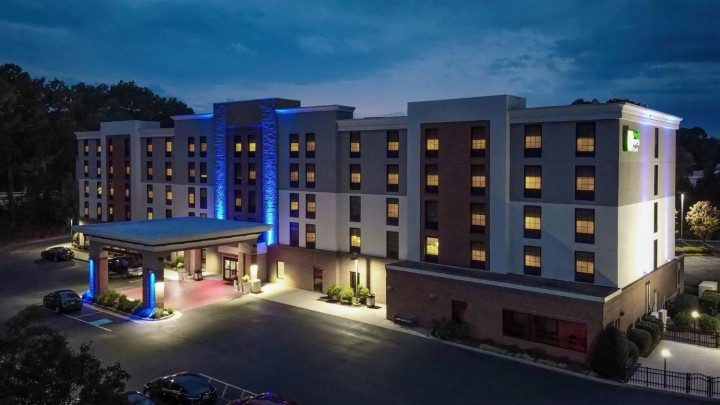 Holiday Inn Express & Suites Newport News By Ihg - Hampton, VA