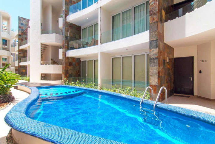 Exceptional Location Near Beach, Pool-view Balcony - Cozumel