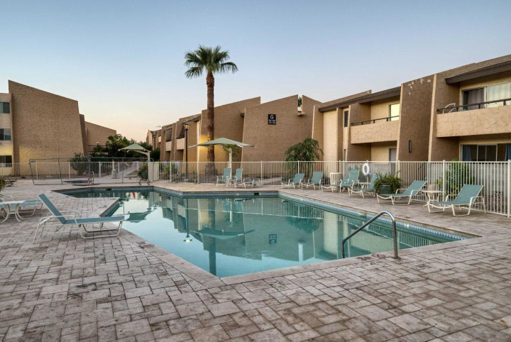 2br Sleeps 6 Pool Bbq Gym Hot Tub & Bar Hopping - Paradise Valley, AZ