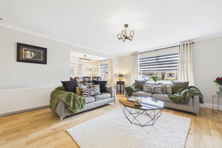 Silverbirch House - Luxury 5 Bedroom Property - Motherwell