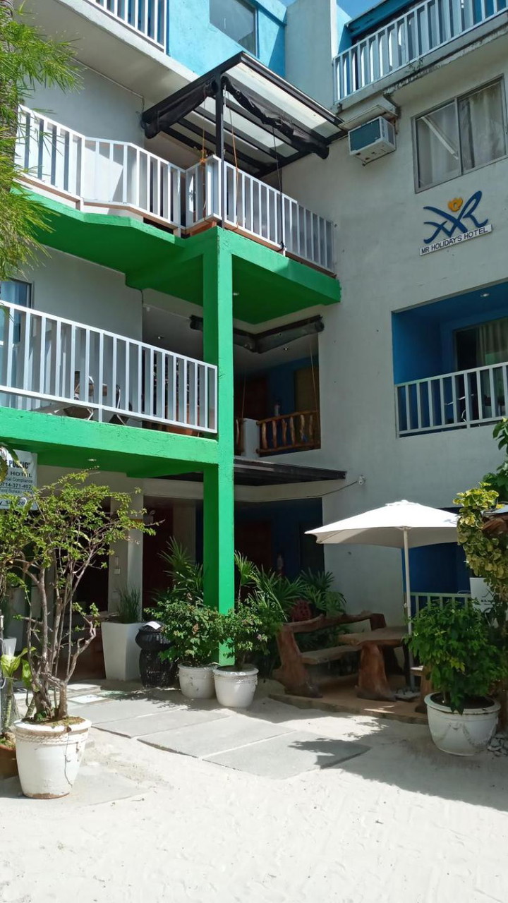 Mr Holidays Hotel - Malay