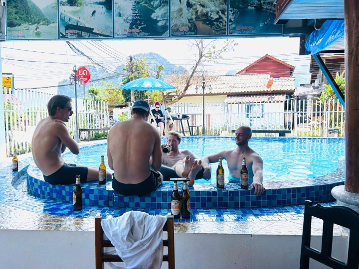 Vangvieng Rock Backpacker Rooftop Hostel - Laos