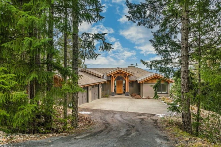 Mountain House Of Wonder - British Columbia