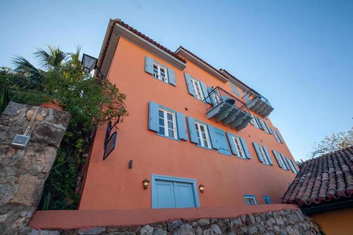 Byron Traditional Hotel - Greece