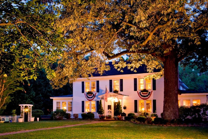 A Williamsburg White House Inn - Williamsburg, VA