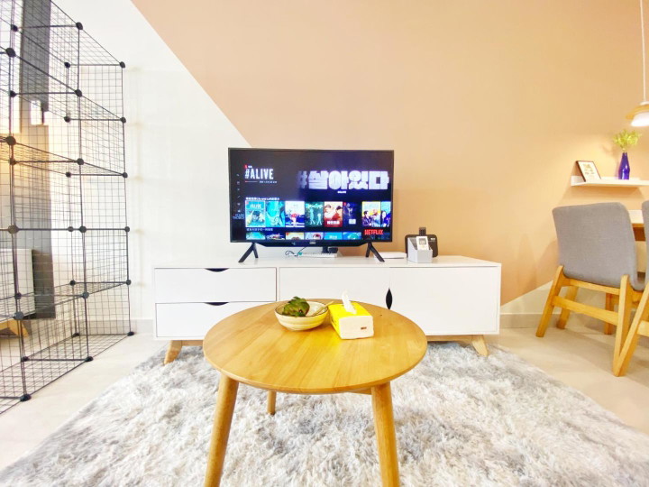 Lily And Loft - Queensville @ Kuala Lumpur - Netflix - Kuala Lumpur