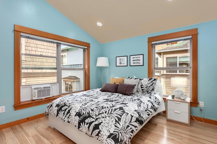 Modern Townhouse Near Dt Seattle & Stadium Parking - Renton, WA