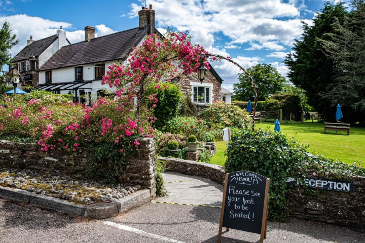 The Greyhound Inn And Hotel - Usk