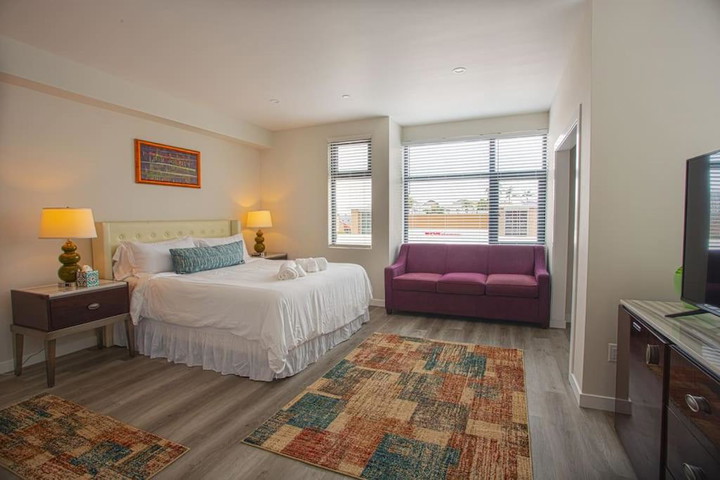 Comfy Studio With Cali King Size Mattress - Coronado Island, CA