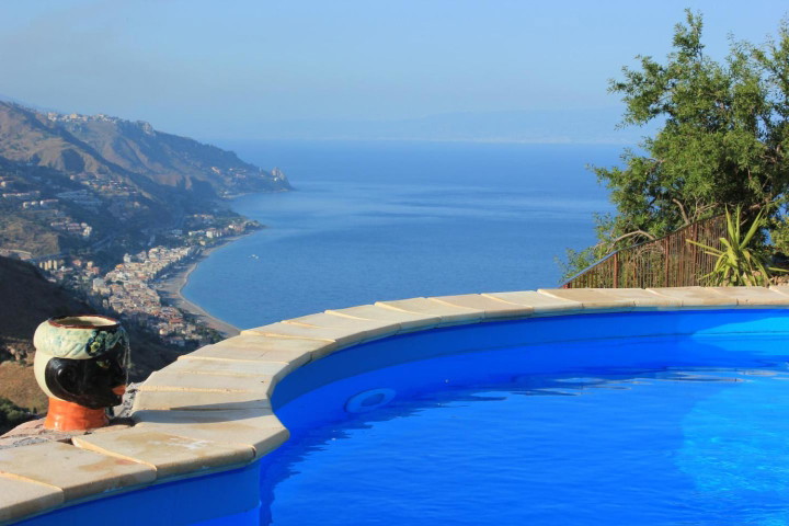 Villa Almoezia Charming B&b - Letojanni