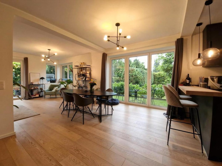 Ein Komfortables Haus Mit Großem Wohnzimmer - Hambourg