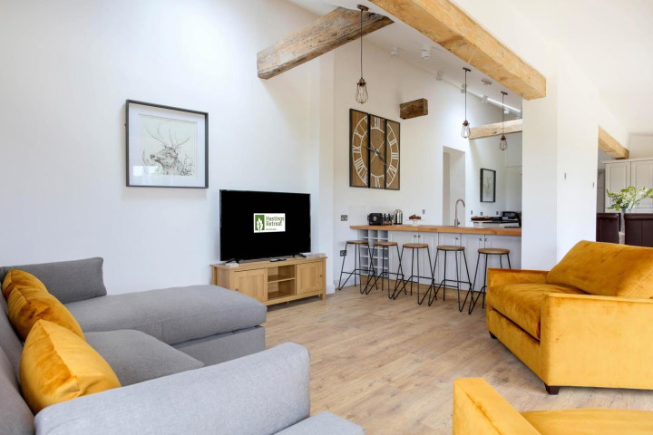 Hastings Retreat Rural Barn Conversions With Private Lake - Derbyshire