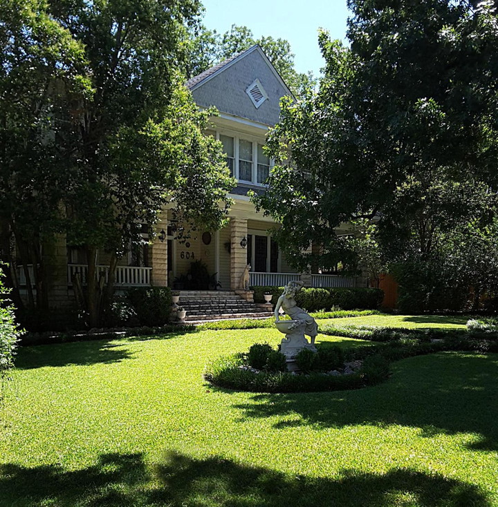 Strickland Arms Bed And Breakfast - Austin, TX
