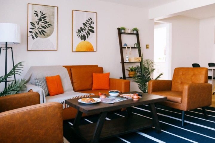 Modern Condo • Safe Chicago Stay Near O’hare - Elmhurst, IL