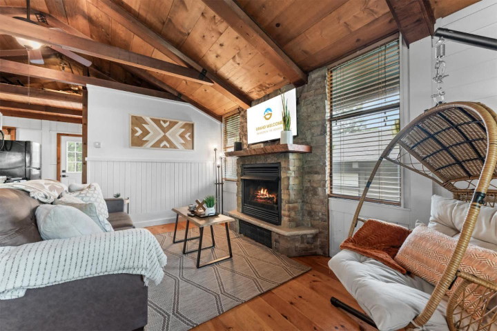 Whispering Bass Lodge 3bdr - Kimberling City, MO