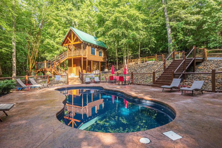 Tree Top Views By American Patriot Getaways - Gatlinburg, TN