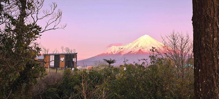 Taranaki Creekside Kiwi By Tiny Away - Stratford, New Zealand