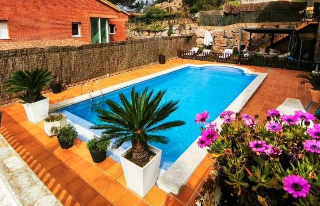 Villa With Private Pool In Vallromanes - Next To Golf Club, 25 Min From Barcelona, 10 Min From The Beach - Badalona