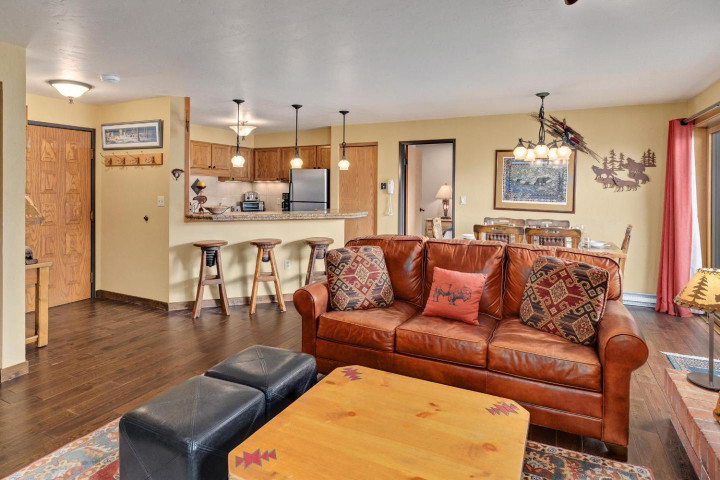 Bear Claw 107 - Unbeatable Ski-in Ski-out Access & Winter Shuttle! - Steamboat Springs