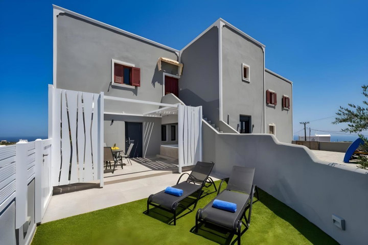 Christianna & George Luxury Hot Tub Apartment - Santorini