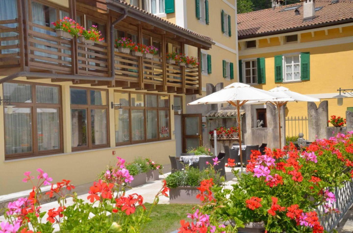 Hotel Al Dòs - Breakfast & Private Spa - Trento