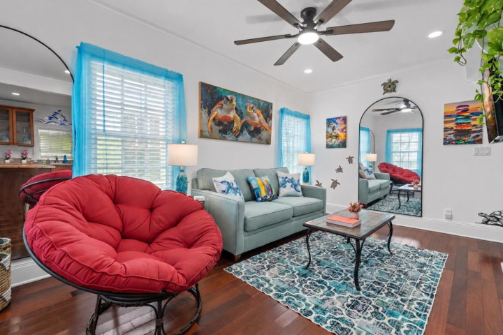 Turtle Nest Condo - Pool - 2nd Floor - Key West, FL