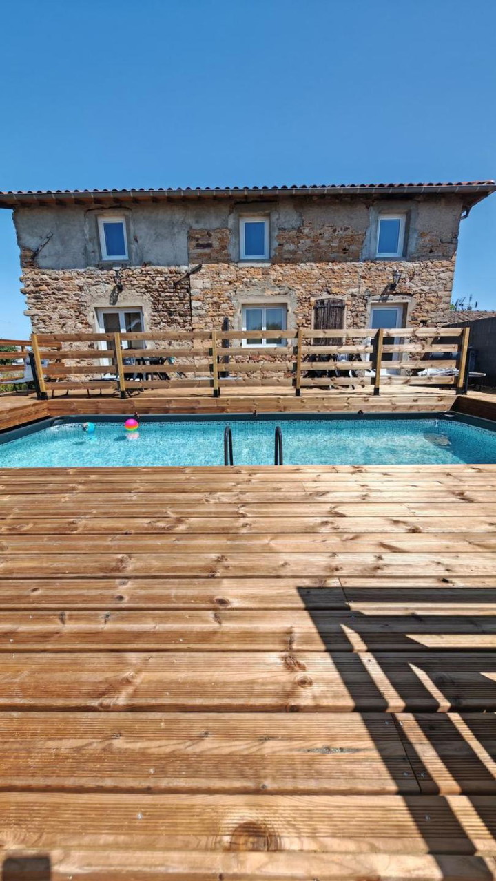 Apt 4, 4 Air-conditioned Bedrooms, 8 People, Swimming Pool - Fleurie