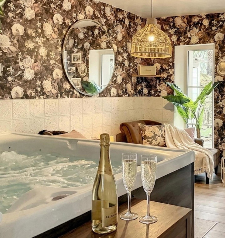 La Romantique Des Rois - Jacuzzi & Sauna Privés - Essonne