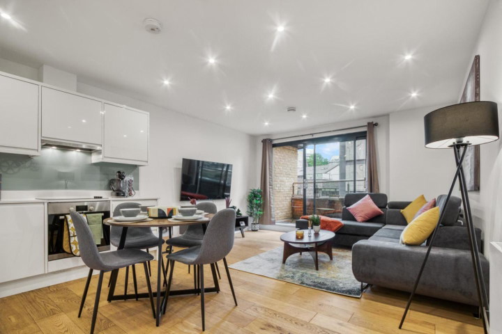 A Vibrant 2 Bed & 2 Bath In Old Street Zone 1 - Waterloo Station - London
