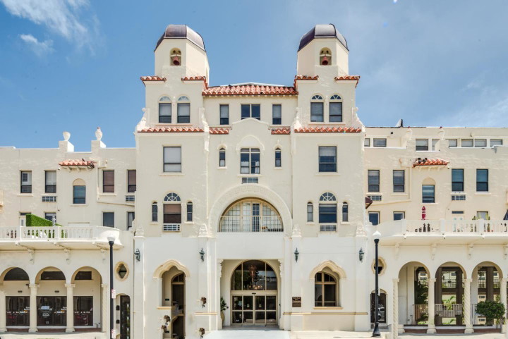 Tropicals Of Palm Beach - West Palm Beach, FL