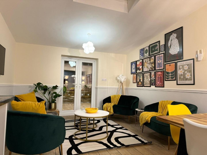 Large House For 21 - Nottingham City - Nottingham