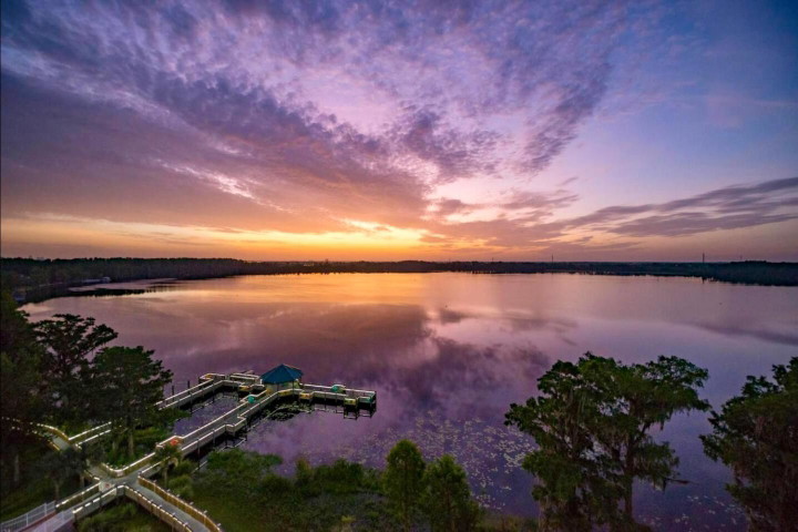 Balcony Lake Views - Pool, Gym, Wifi & Parking - Lake Buena Vista, FL
