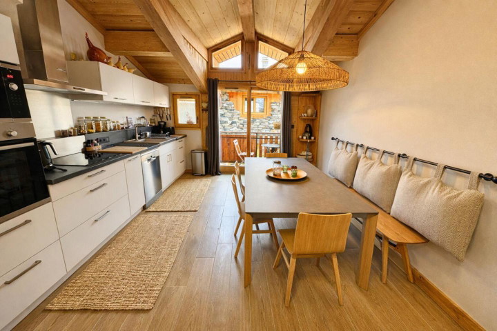 Chalet Aster - Maison De Village Rénovée Sur 3 Niveaux 4 Pièces Pour 6 Personnes à St Marcel Mae-6444 - Les Menuires