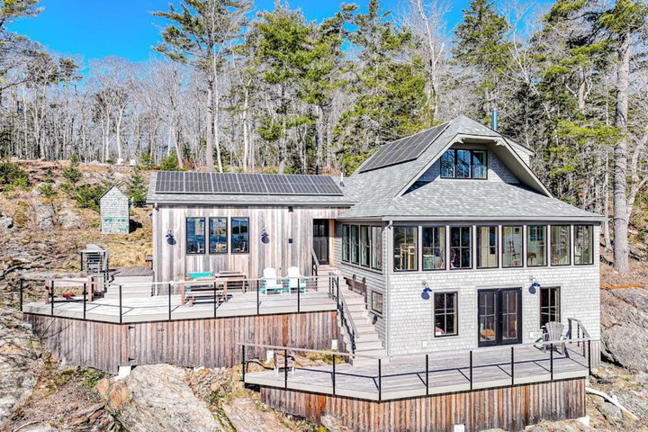 Oceanfront Home On 6 Acres With Multi-level Deck & Spectacular View - Camden, ME