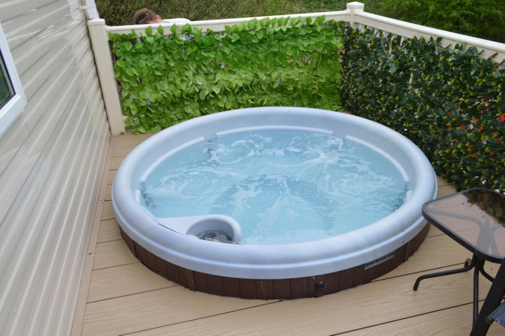 Luxury Hot Tub Caravan Tattershall Lakes, 6 Berth, Dog & Pet Friendly - Woodhall Spa