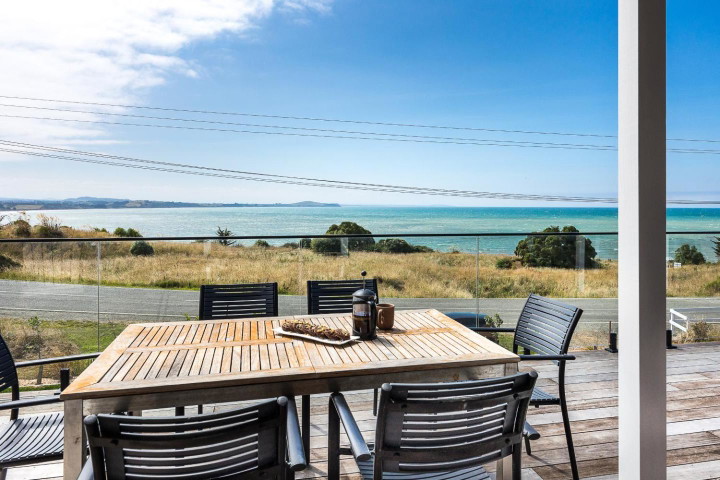 Moeraki Beachfront - Sea Views And Boat Parking - Moeraki