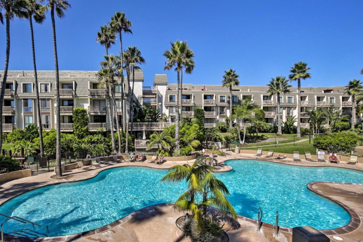 Beachfront Oceanside Condo W/ Pool & Hot Tub! - Oceanside, Californie