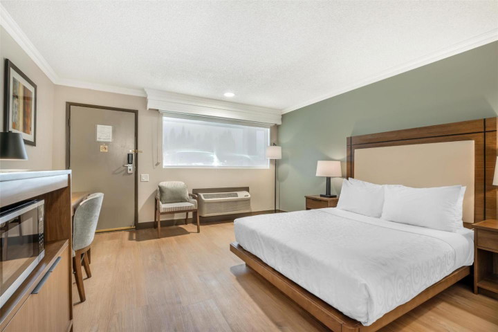 Best Western Plus Burnaby Hotel - Port Moody