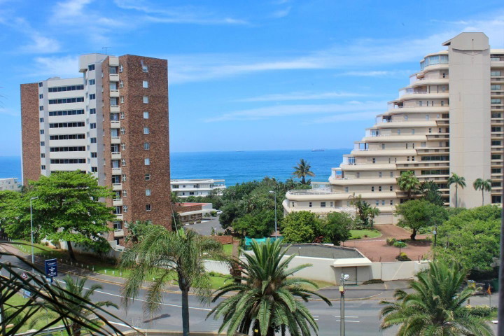 41 The Shades, Umhlanga - Umhlanga