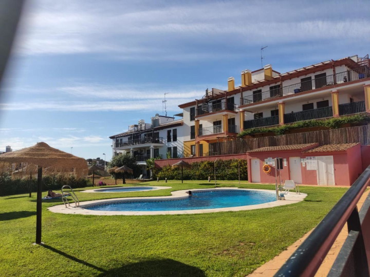 Apartamento Completo Con Piscina Comunitaria Y Patio Exterior - Ayamonte