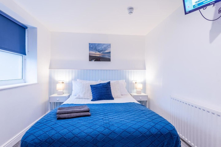 Winter Garden Room At The Wellington By Guestz - Lytham St Annes