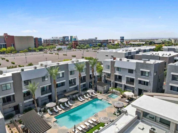Cozysuites At Zone Westgate - Sun City, AZ