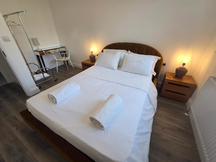 Lovely 5bed House In Wembley Can Sleep Up To 12 People - Watford