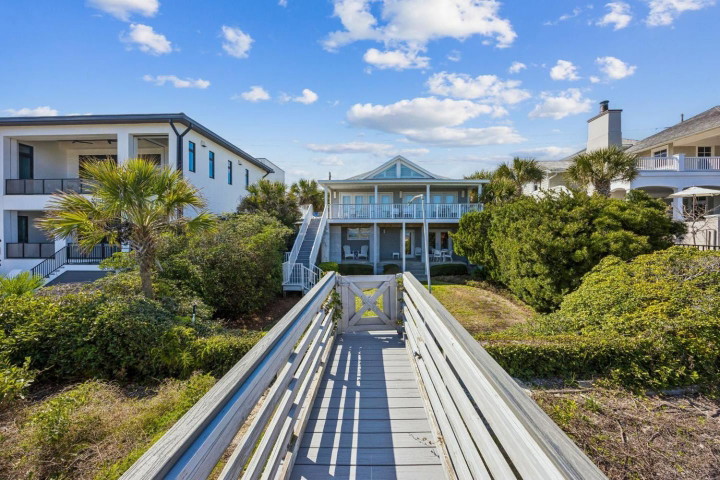 Dog Friendly Ground Level Duplex - Fernandina Beach, FL