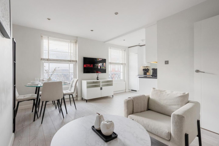 Stylish Kensington Gardens Flats - Marylebone