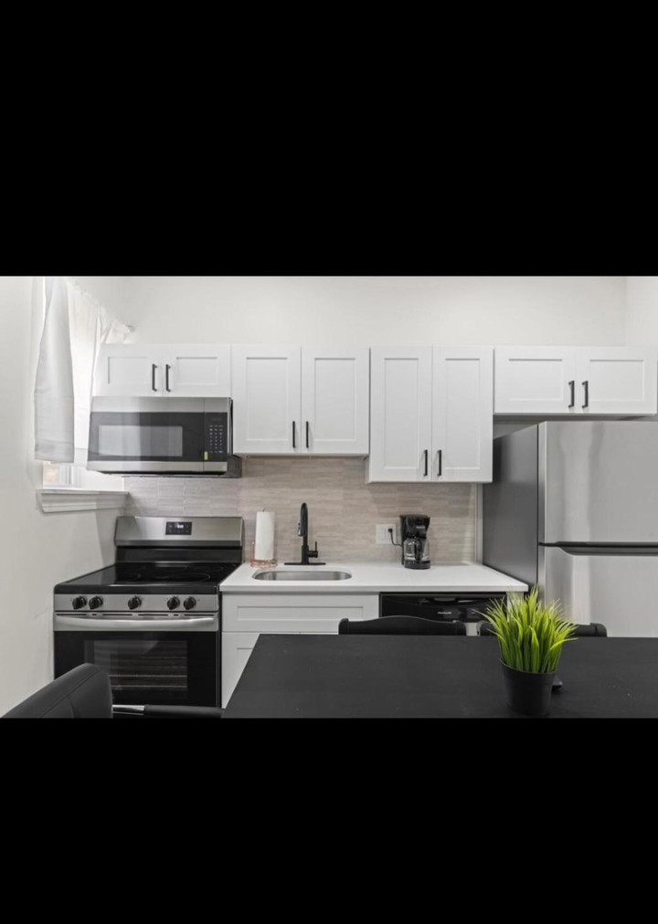 Modern 2 Bedroom 1 Bath Unit 2 Near Airport, Xfinity Arena And Eagles Stadium - Chester, PA