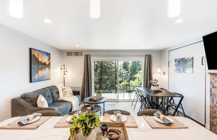 Gorgeous Condo With River View - Pool And Hot Tub - Bend, OR