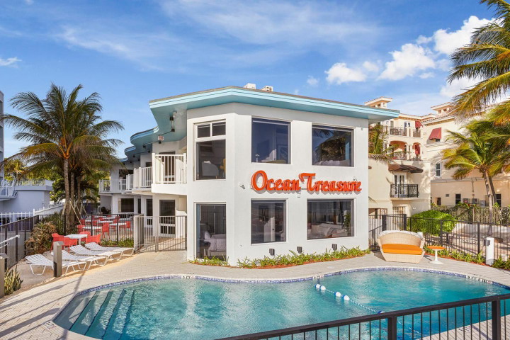 Ocean Treasure Beachside Suites - Coral Springs, FL